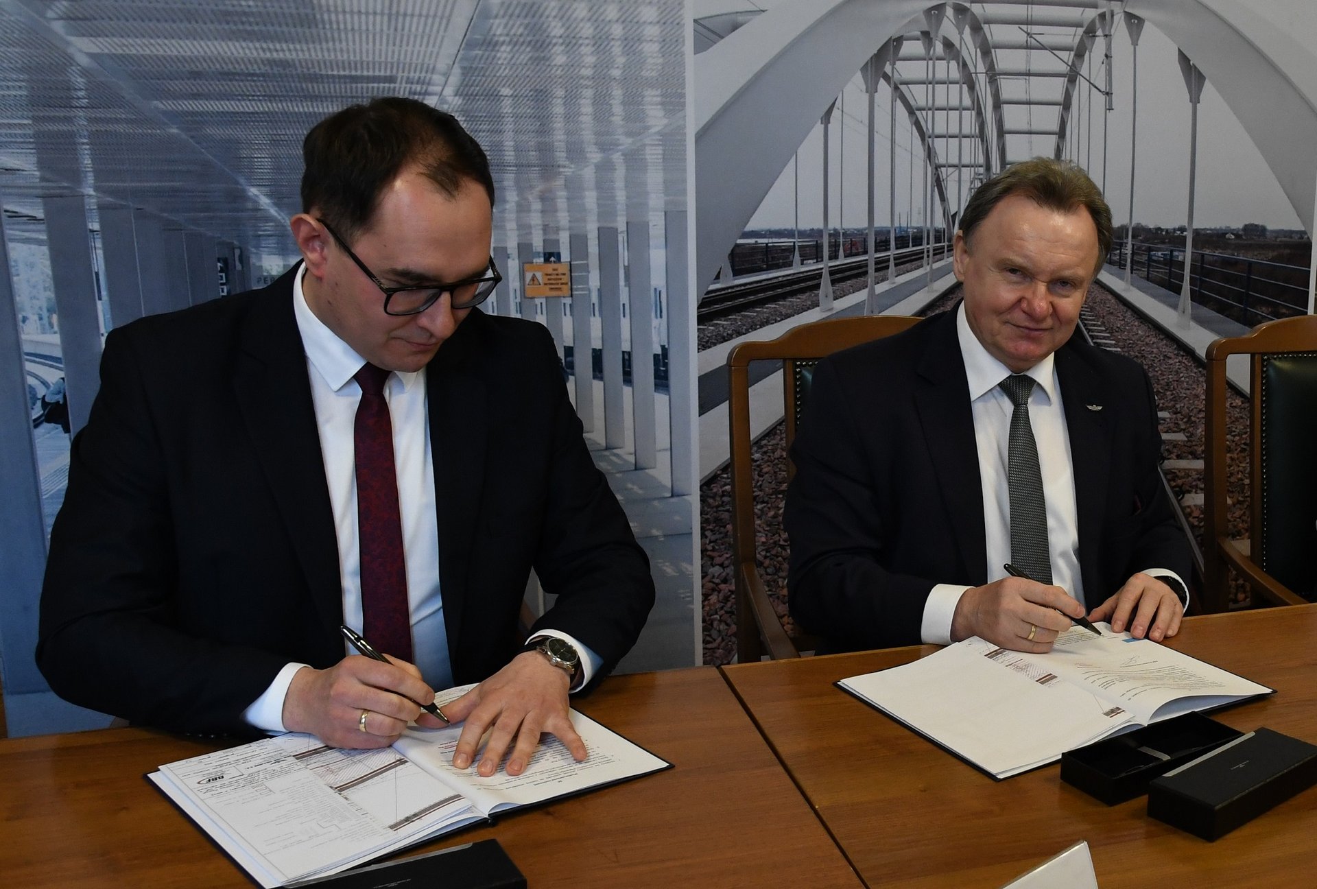 Bliżej do kolei w Buku – PLK i miasto planują rozbudowę tunelu na ...