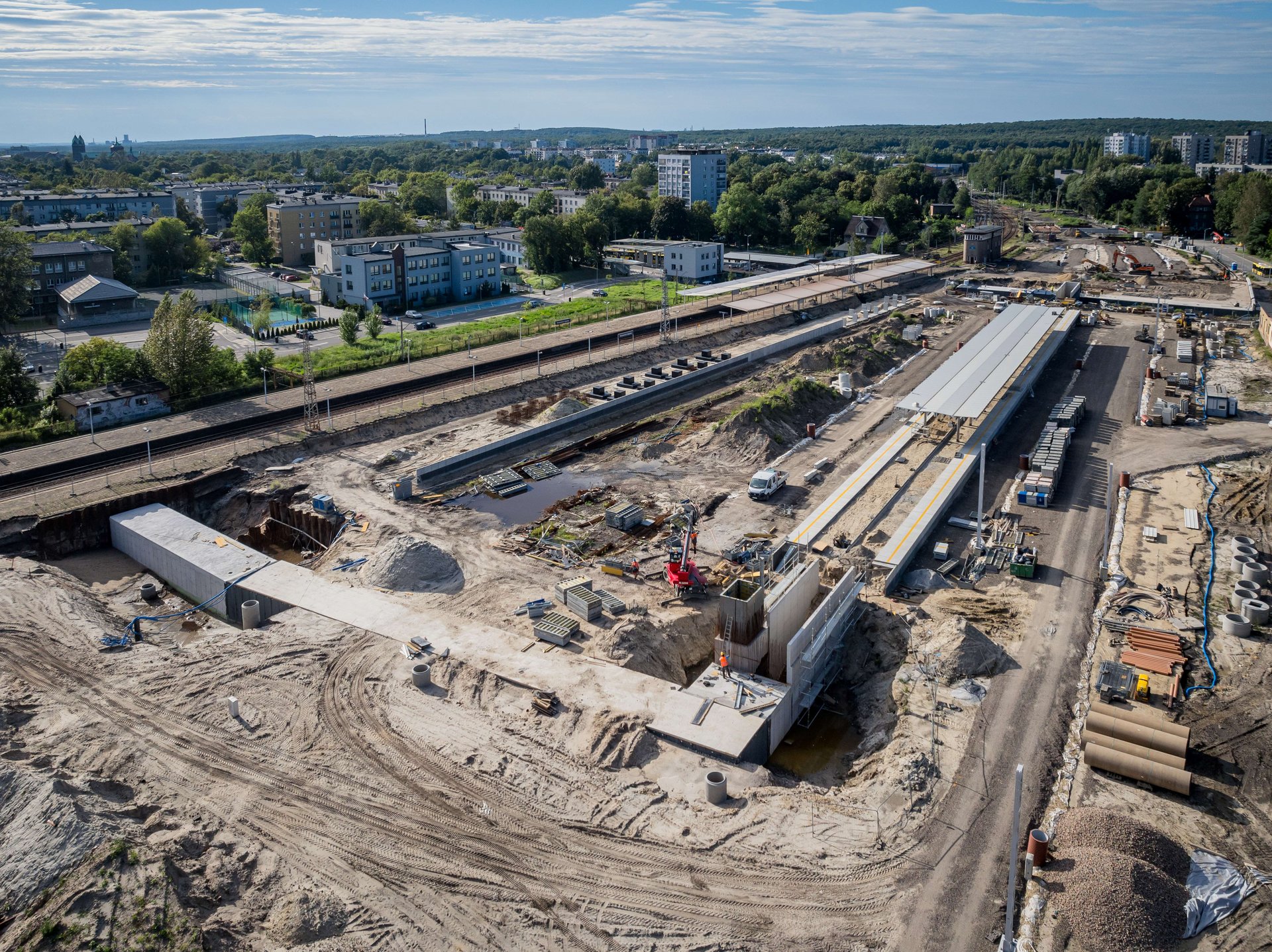 Kolej w Katowicach zmienia się nie do poznania. Codziennie 1000 pracowników na budowie - PKP ...