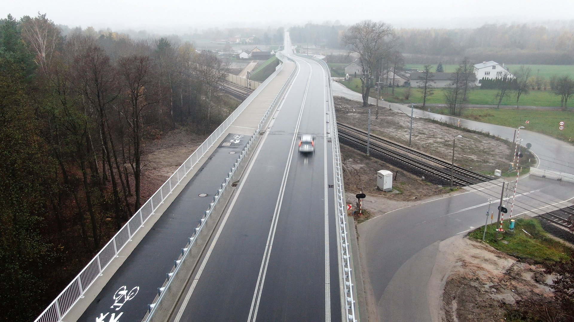 Wiadukt na linii Rail Baltica w Mokrej Wsi zwiększył bezpieczeństwo - PKP Polskie Linie Kolejowe ...