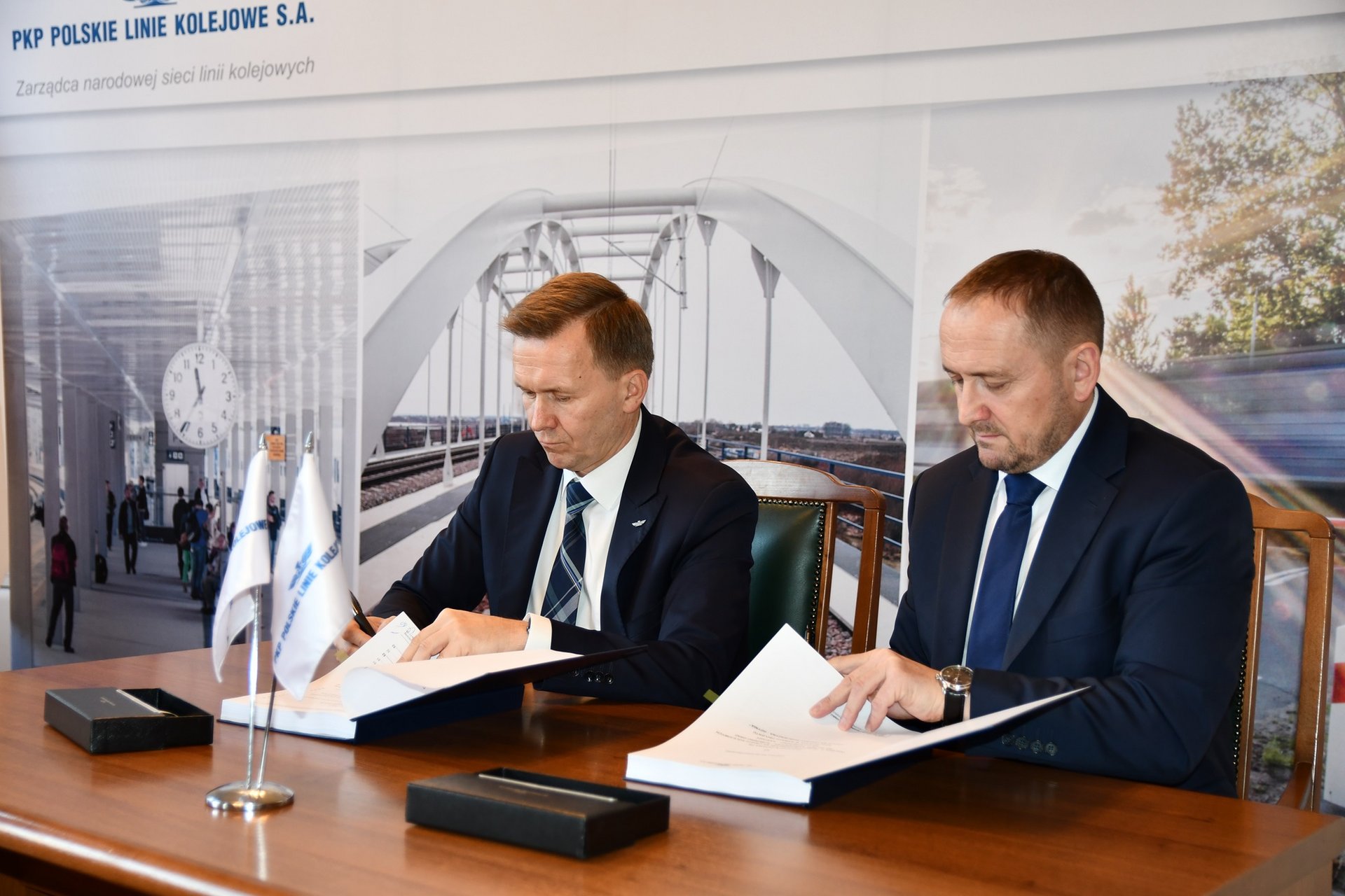 PLK SA podpisały umowę na „linię życia dla polskiego intermodalu” - PKP ...