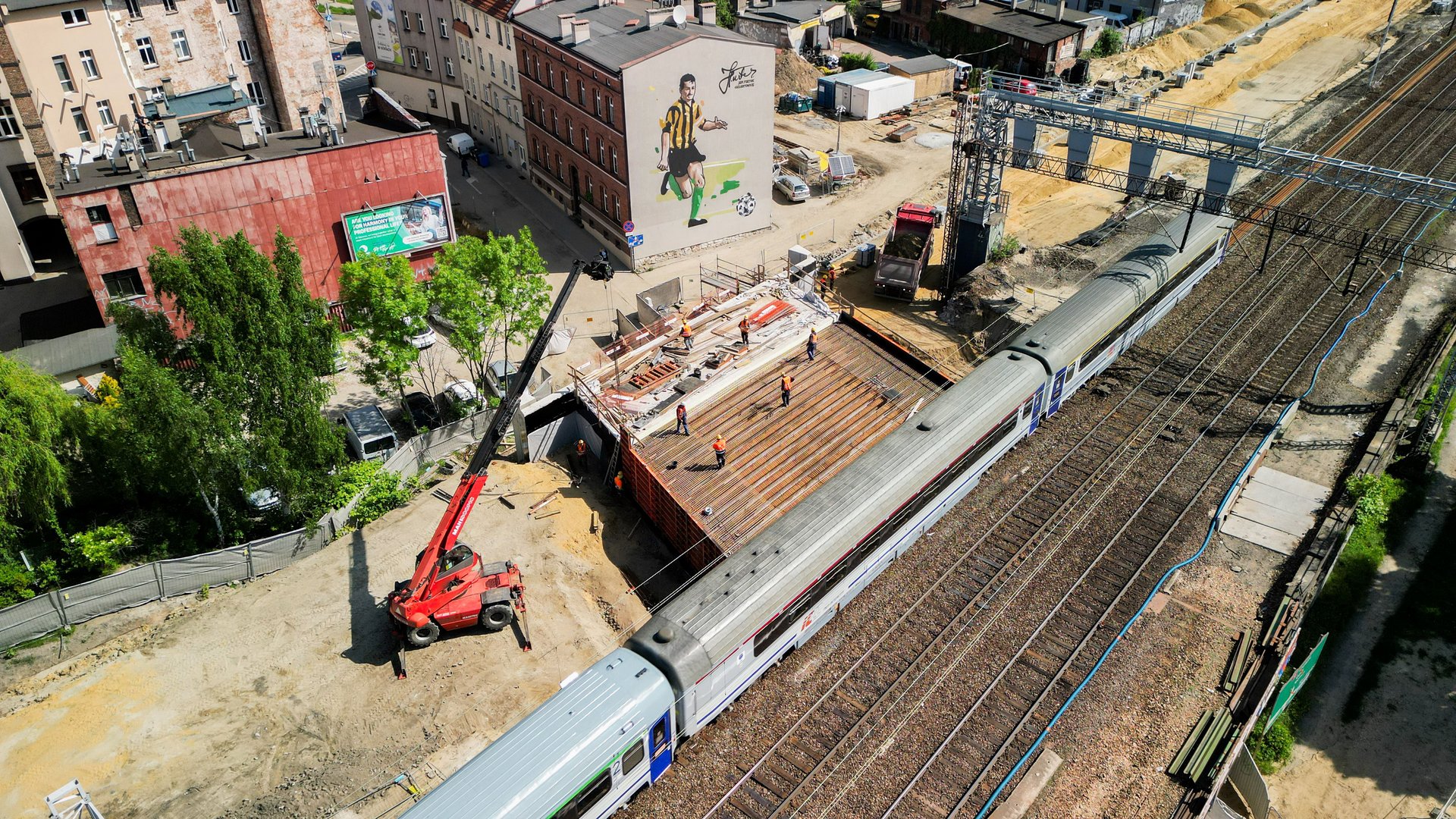 Ogrom prac na katowickim węźle kolejowym. Plac budowy wielki jak 214 boisk piłkarskich - PKP ...