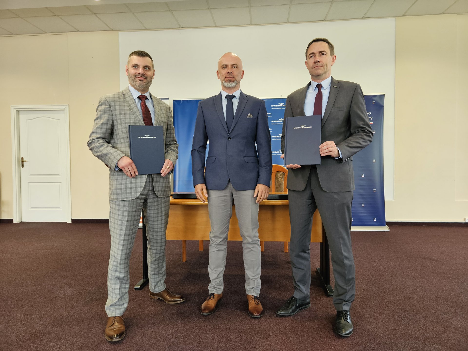 PLK S.A. i PKP S.A. wspólnie na rzecz bezpieczeństwa na kolei - PKP ...